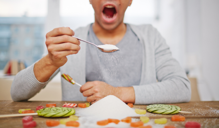 Aprende a controlar tus antojos de azúcar con estos 10 consejos expertos